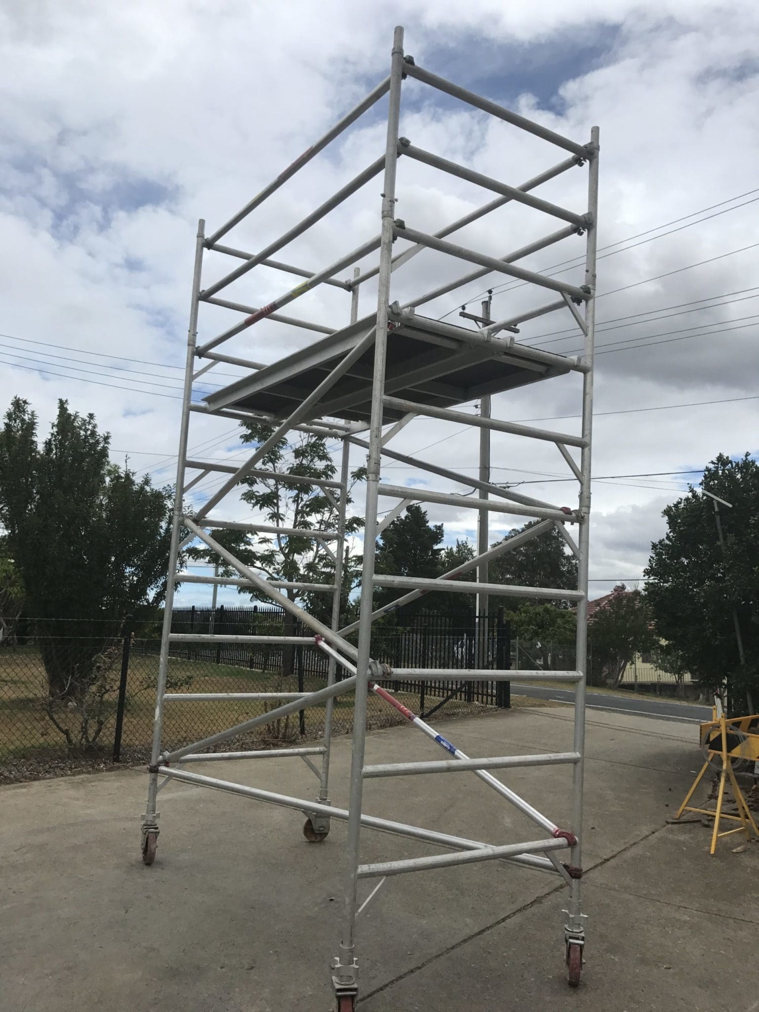 Allum 1.2m x 2.4m scaffold 4M | Horsley Hire